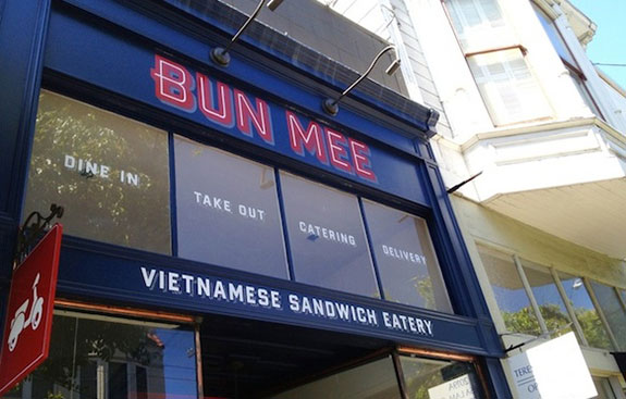 10 Awesome Shop Window Graphics / Signage for Storefront