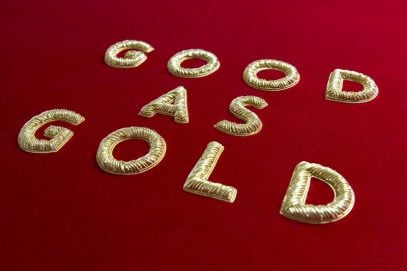 Awe-Inspiring Embroidered Typography Art By Jessica Dance - Designbolts