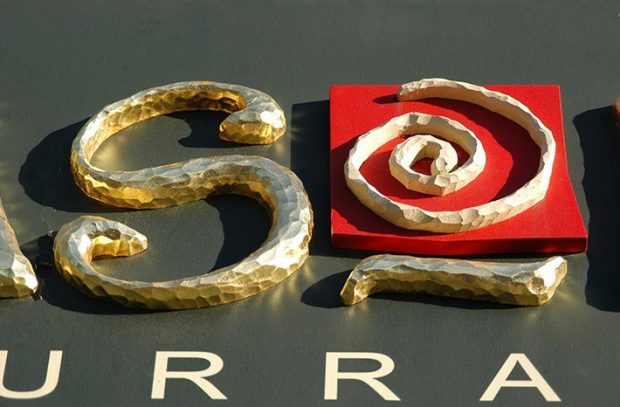 30+ Cool & Creative Outdoor Sign Board Design Ideas - Designbolts