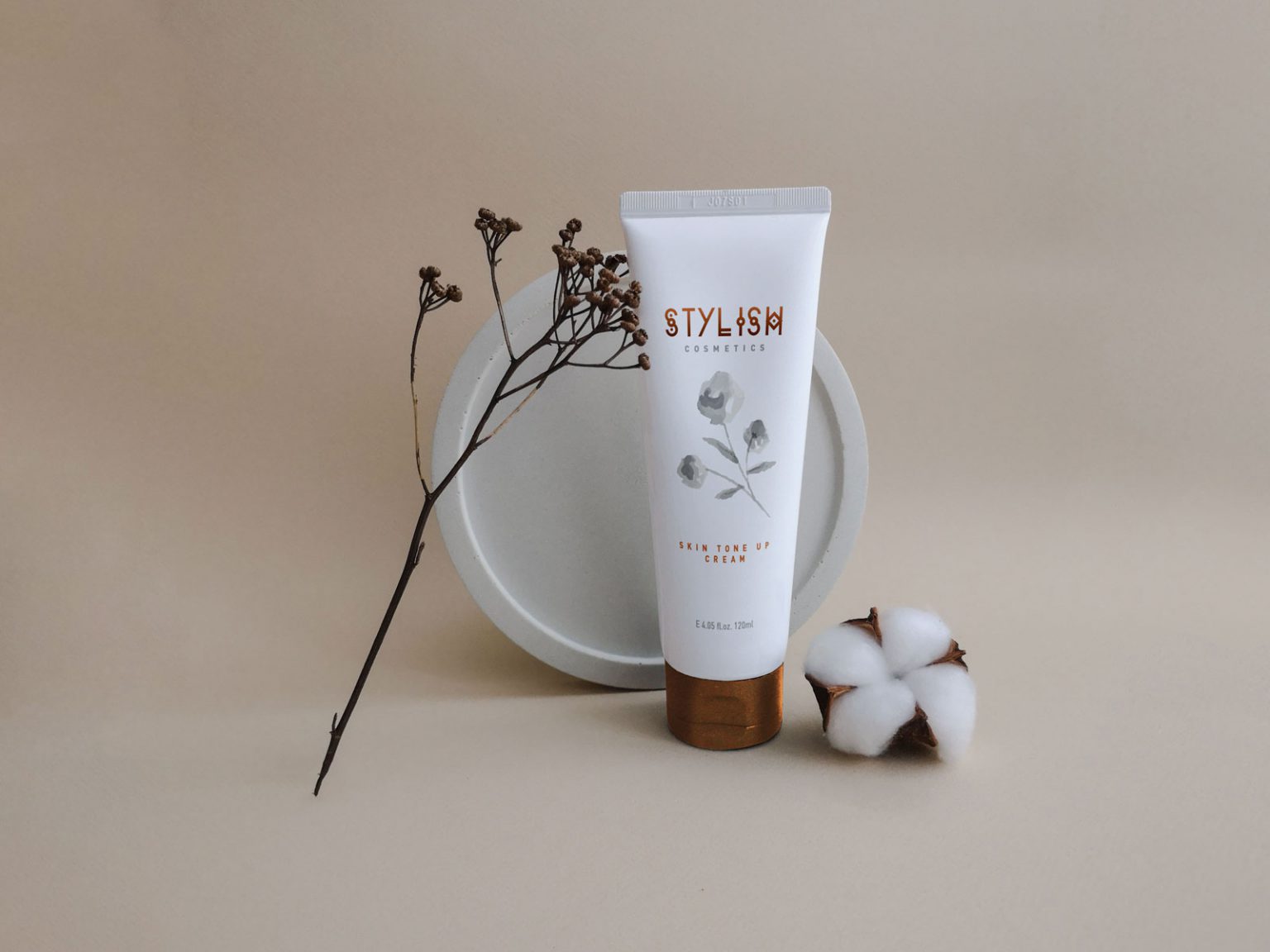 Free Cream Tube Mockup PSD - Designbolts