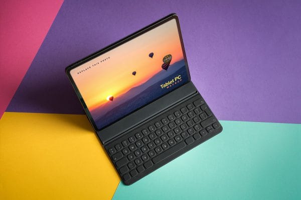 Free Tablet PC Mockup PSD - Designbolts