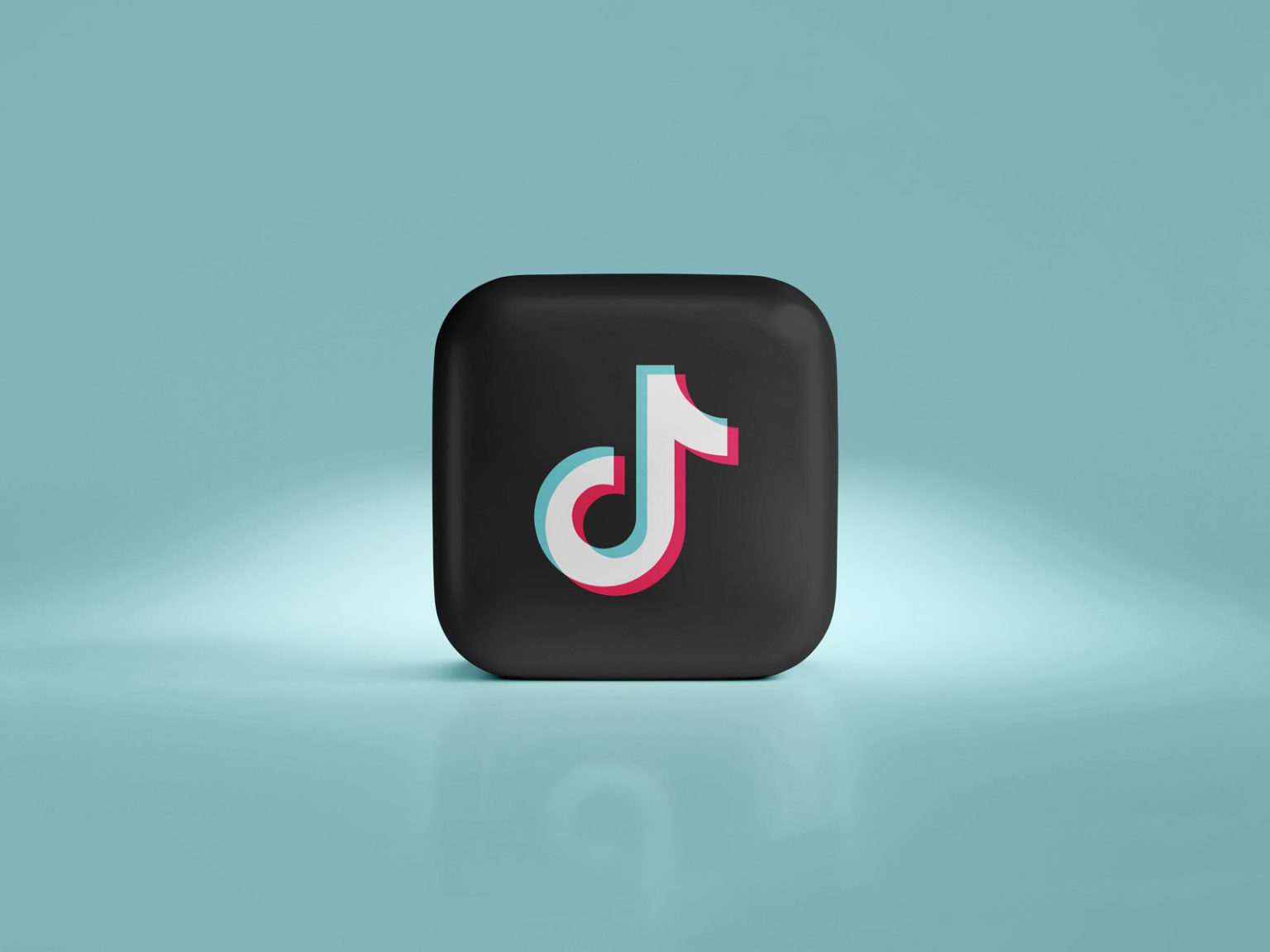 Free Mobile Application (App) Icon Logo Mockup PSD - Designbolts
