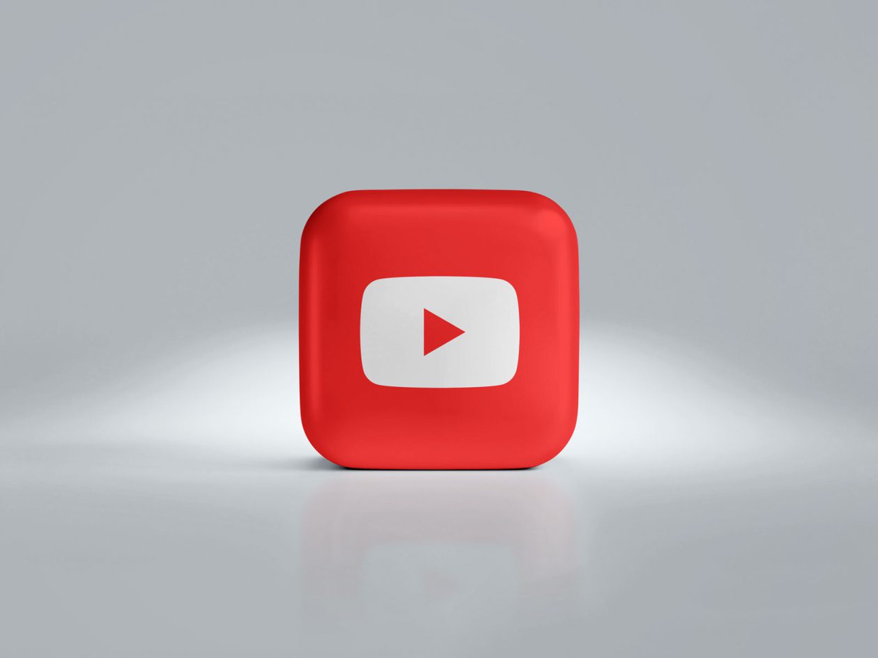 Free Mobile Application (App) Icon Logo Mockup PSD - Designbolts